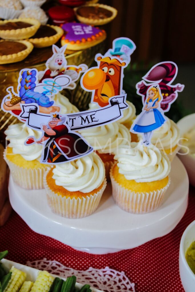 Alice in Wonderland Mad Hatter Tea Party Ideas by Boksomdaais Boutique ...